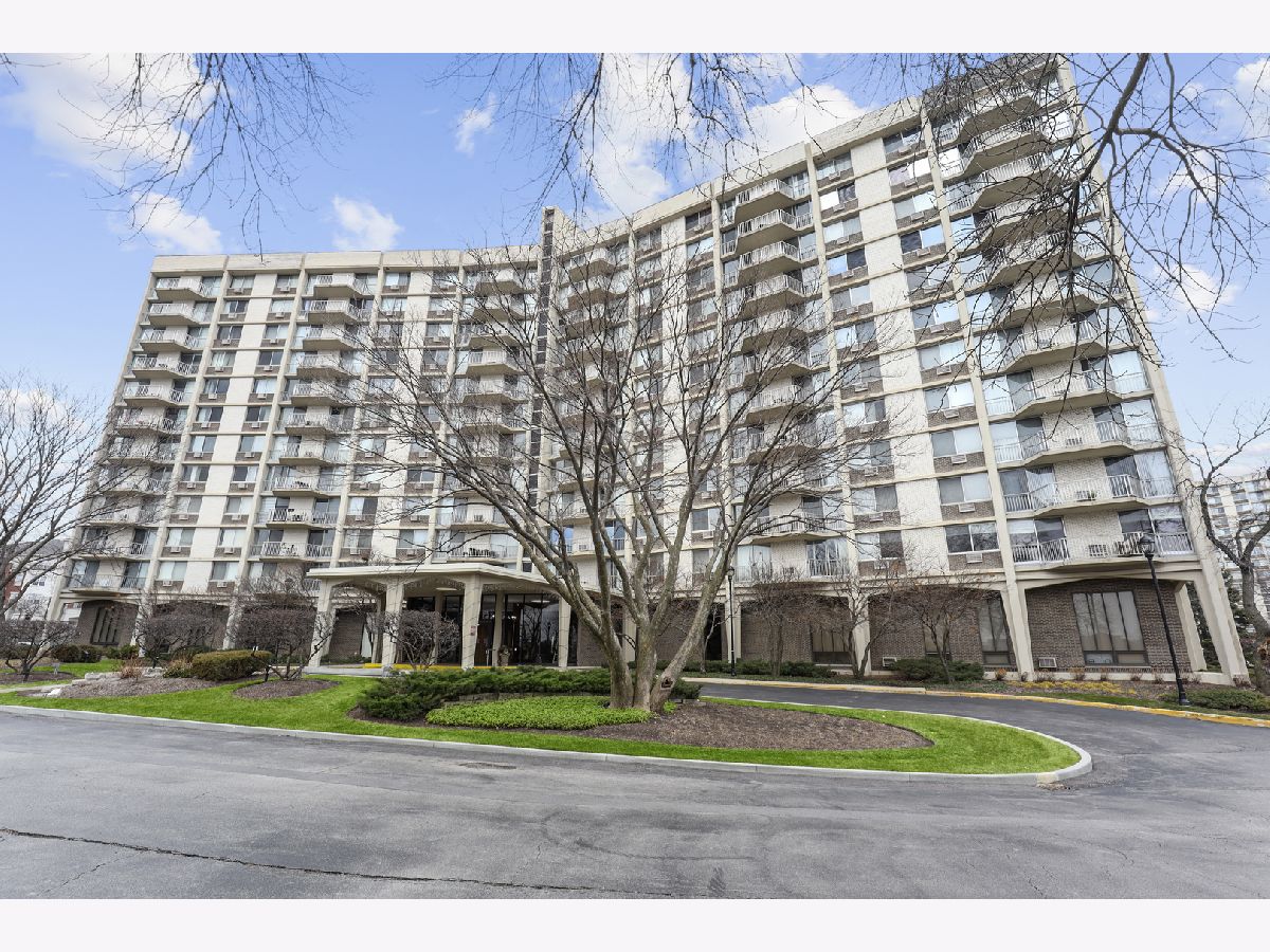 Oak Brook Towers Oak Brook IL, Condos & Townhomes For Sale & For Rent ...
