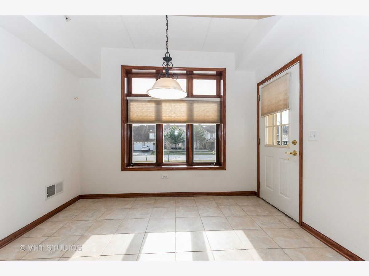 18600 Pine Lake Drive Drive, Tinley Park, Illinois 60477 - MLS 10954578 ...