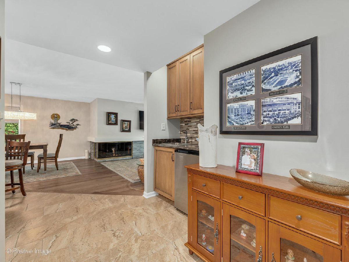 2 Oak Brook Club Drive, Oak Brook, Illinois 60523 - MLS 11431510 ...