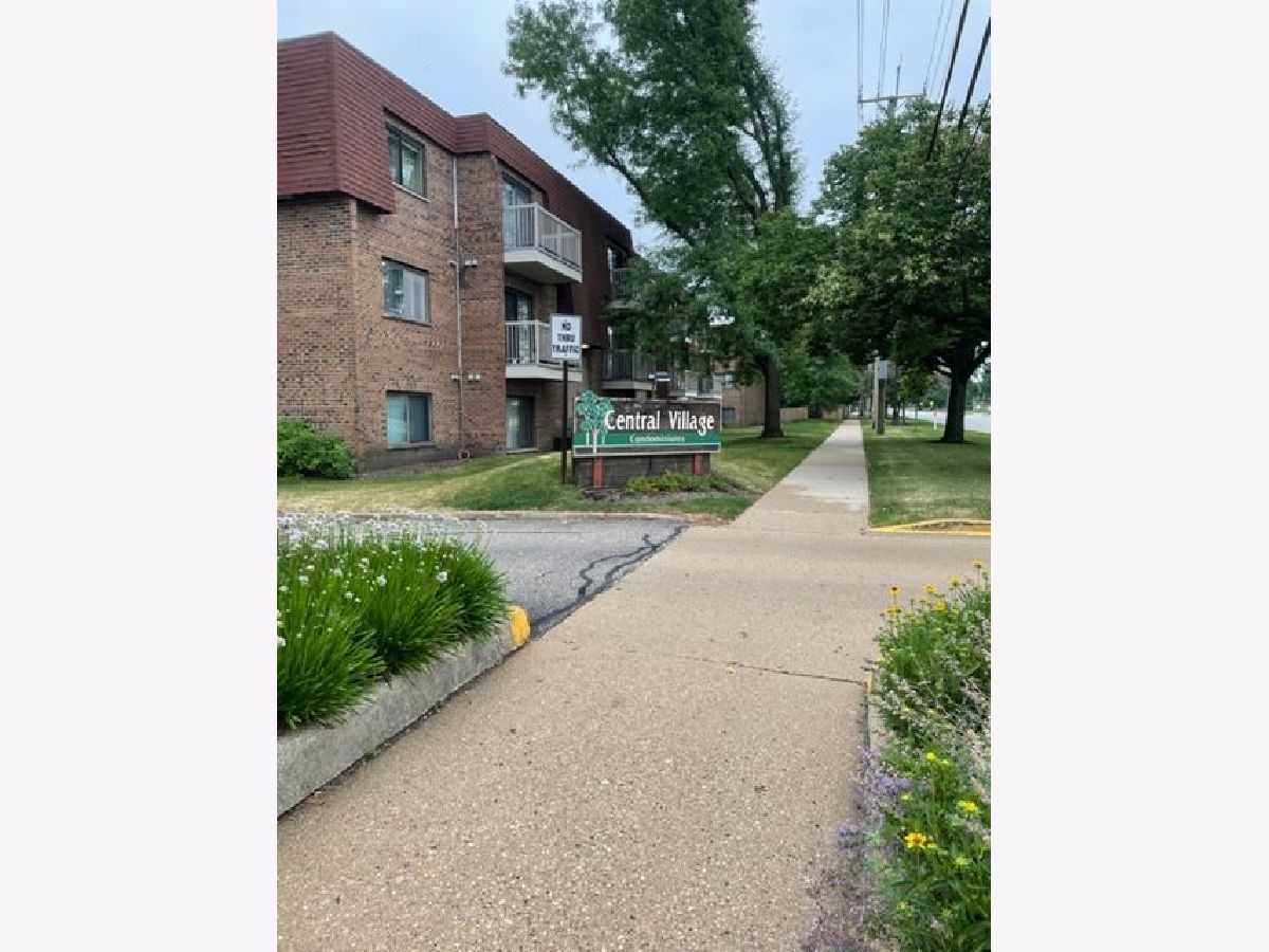Central Village Mount Prospect IL, Condominiums For Sale & For Rent ...