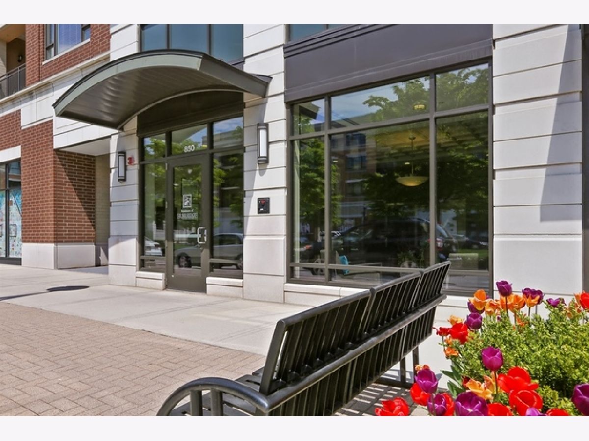 850 Village Center Drive, Burr Ridge, Illinois 60527 - MLS 11623263 ...