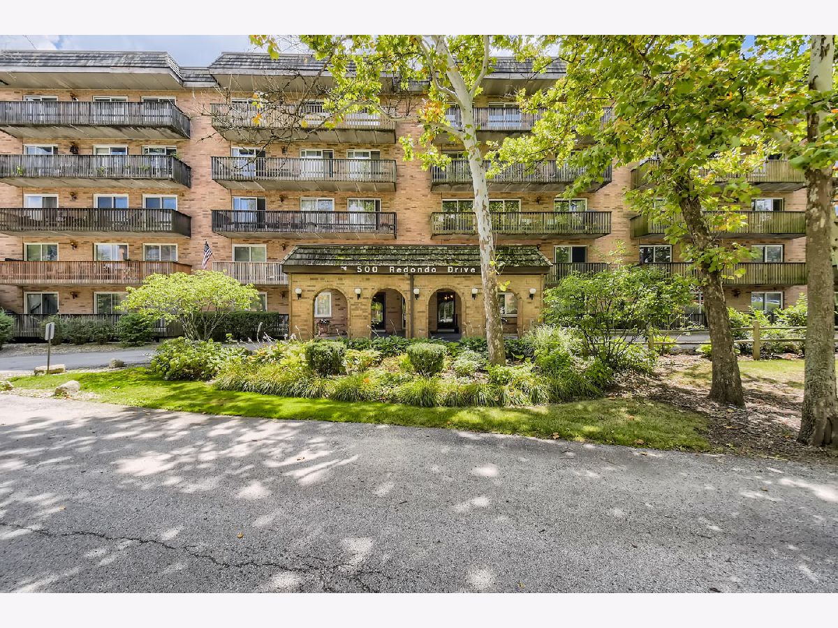 Lake In The Woods Downers Grove IL, Condominiums & Homes For Sale & For ...