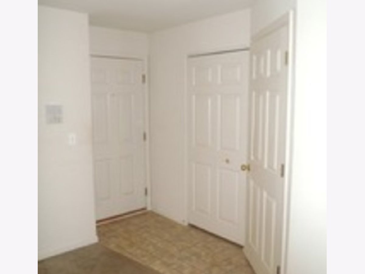 1287 Red Oak Circle, Round Lake Beach, Illinois 60073 - MLS 11658747 ...