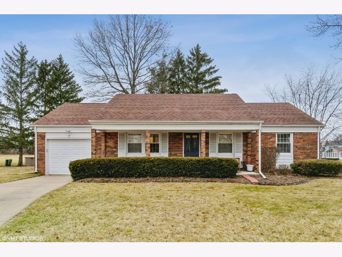 7 Knight Hill Court, Buffalo Grove, Illinois 60089 - MLS 11699229 ...