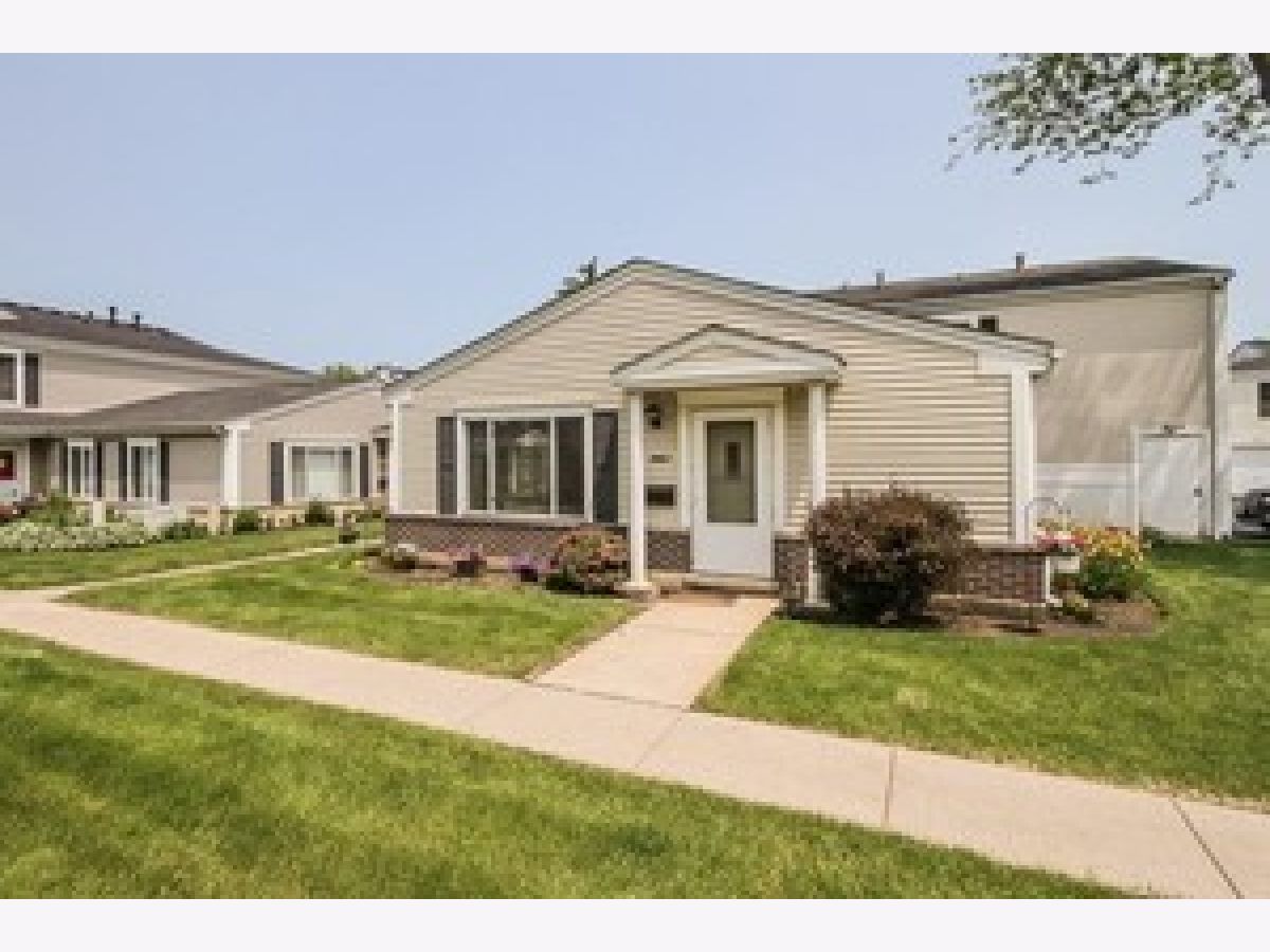 1571 Quaker Lane, Prospect Heights, Illinois 60070 - MLS 11861487 ...