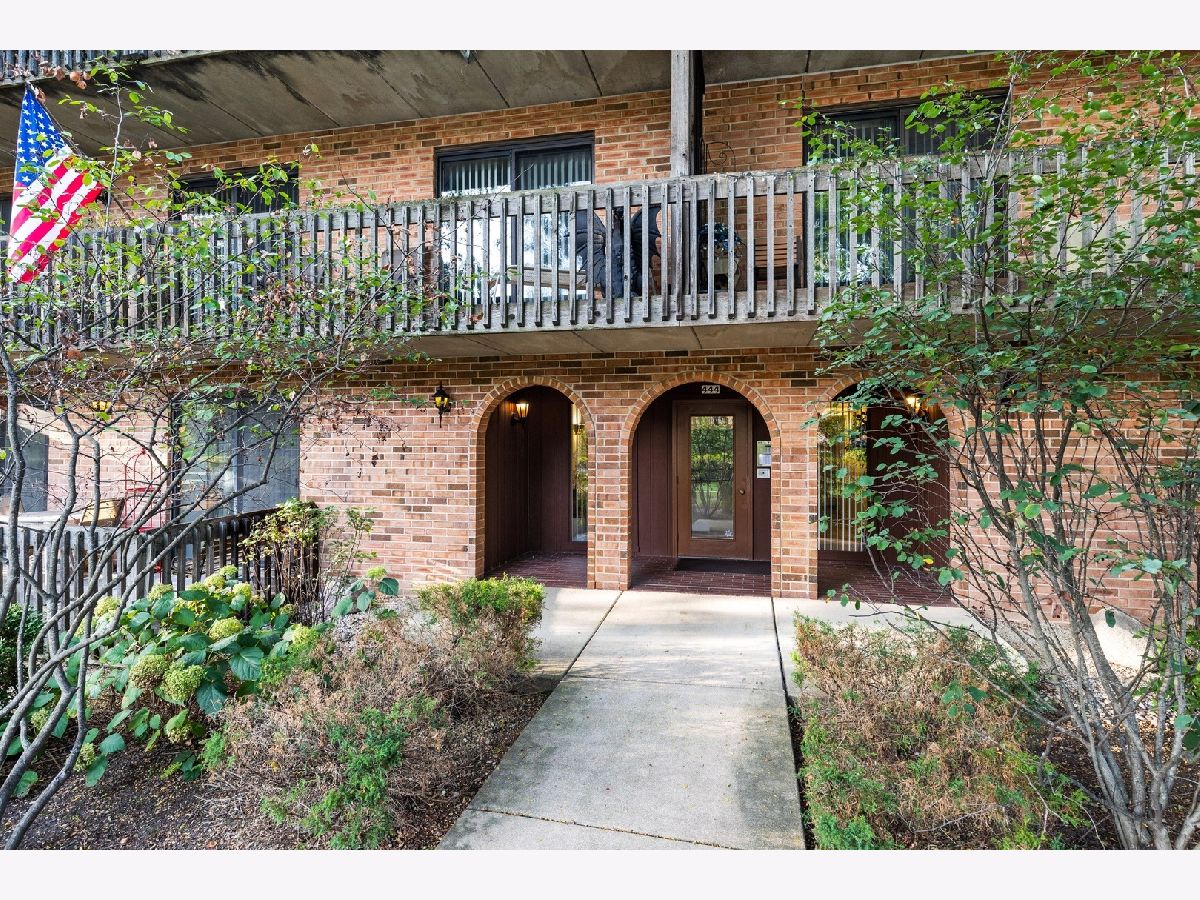 Lake In The Woods Downers Grove IL, Condominiums & Homes For Sale & For ...