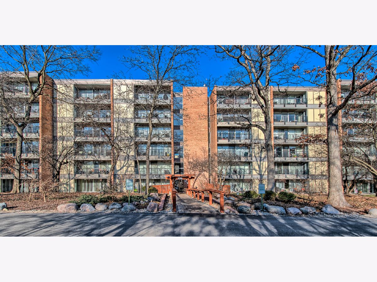 6010 Oakwood Drive, Lisle, Illinois 60532 - MLS 11950291 - WinterCohen