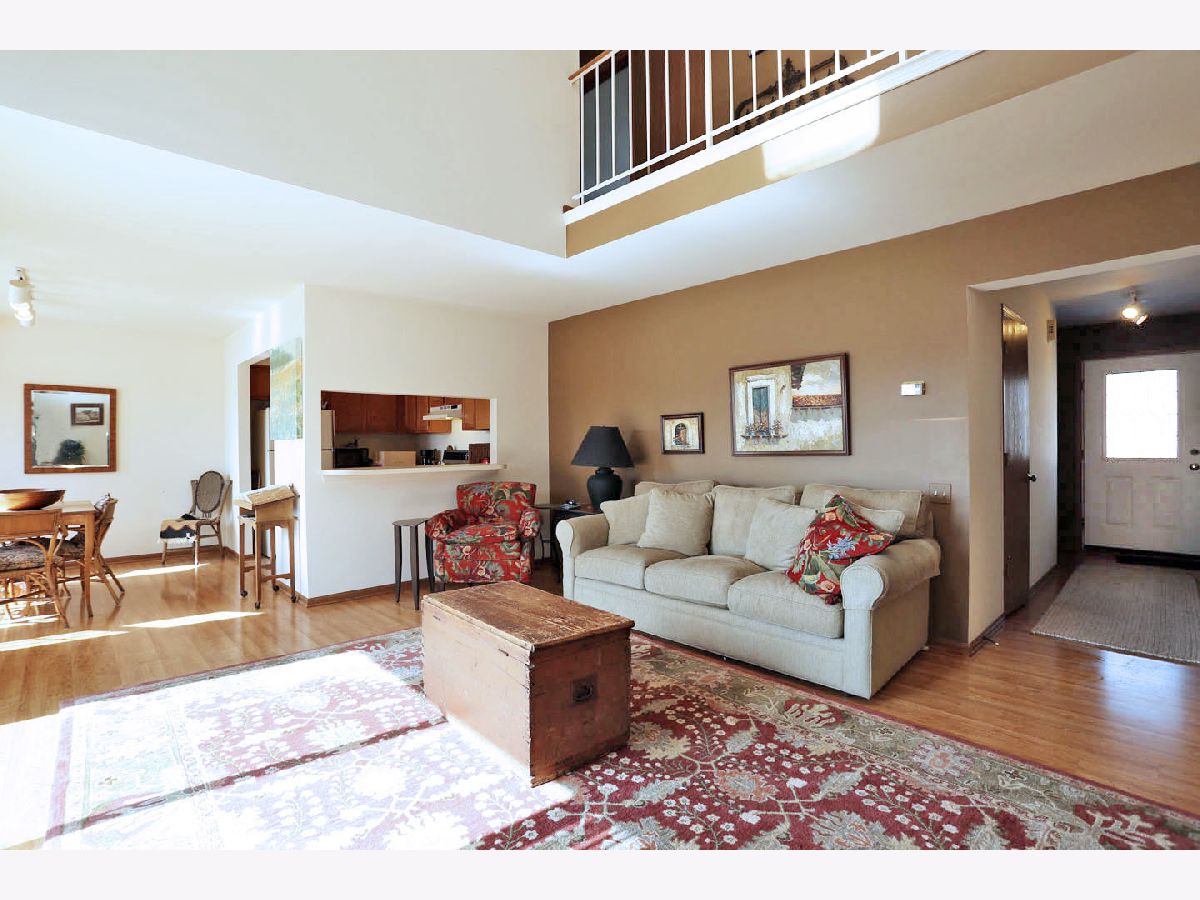 4548 Sapphire Drive, Hoffman Estates, Illinois 60192 - MLS 11970319 ...