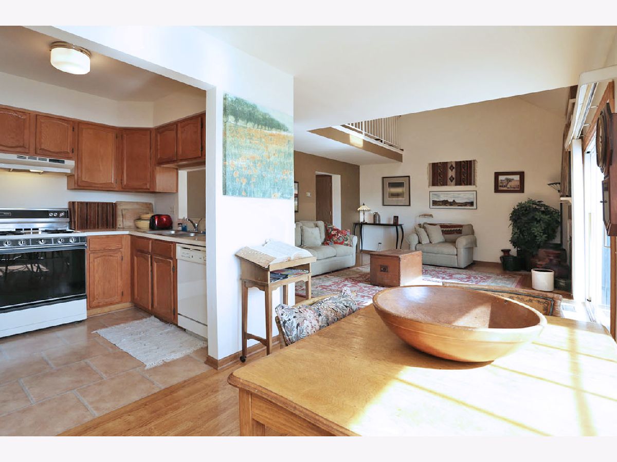 4548 Sapphire Drive, Hoffman Estates, Illinois 60192 - MLS 11970319 ...