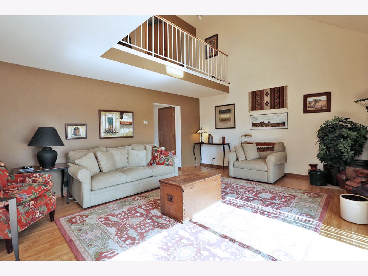 4548 Sapphire Drive, Hoffman Estates, Illinois 60192 - MLS 11970319 ...