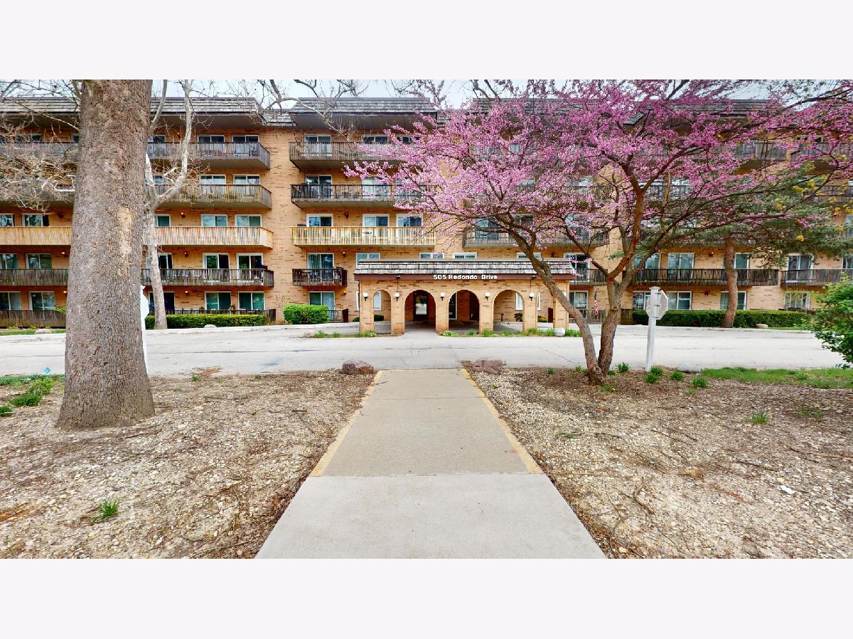 Lake In The Woods Downers Grove IL, Condominiums & Homes For Sale & For ...