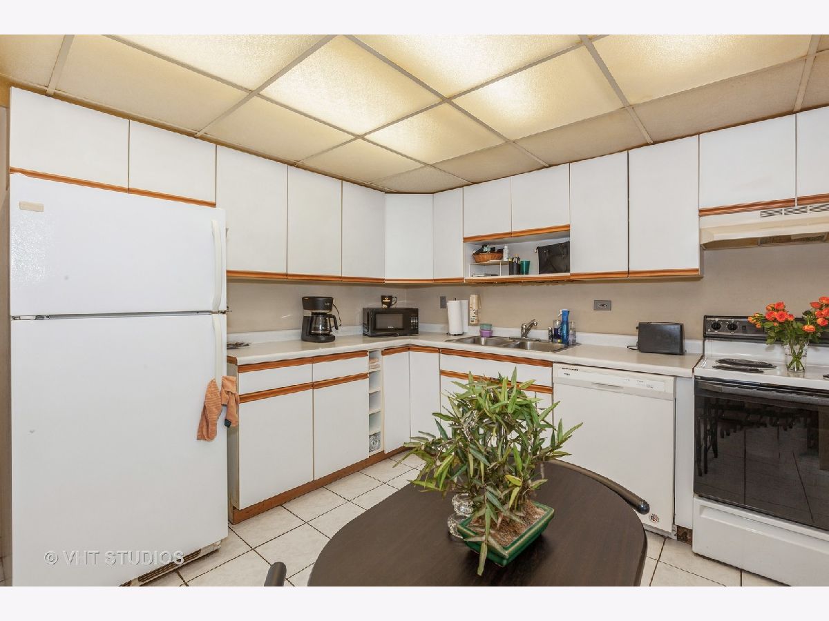 322 Klein Creek Court, Carol Stream, Illinois 60188 - MLS 12053495 ...